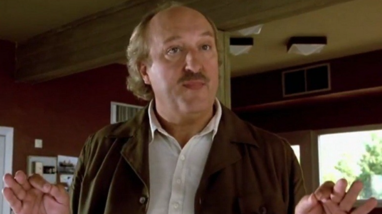 Il a rasé sa moustache et est devenu chevelu : le commissaire Gibert de ...