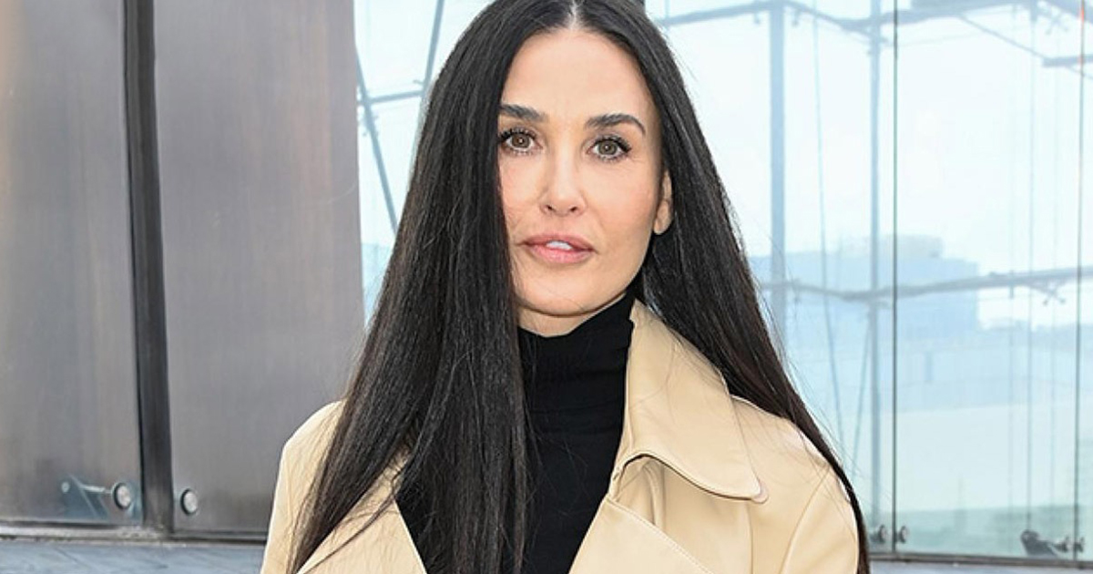 Star à 60 ans: Demi Moore s'est montrée sous tous les angles dans un tout petit maillot de bain ...