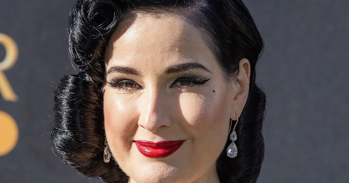 Décolleté risqué et diamants: Dita Von Teese dans une robe scintillante ...